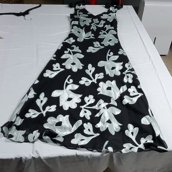 Eva Blue | Dresses | Sleeveless Black Maxi Dress With White Floral ...